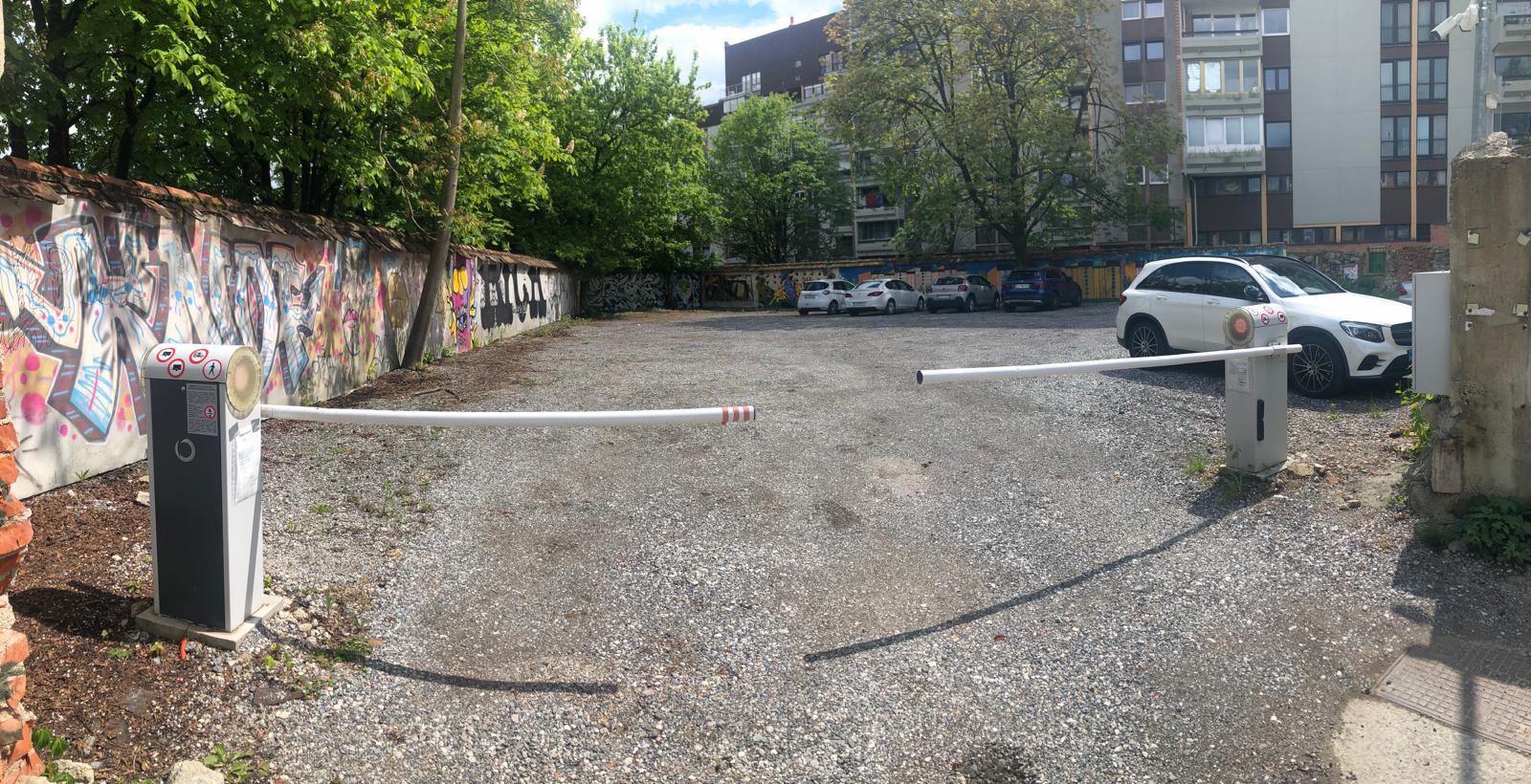 Parking lots - Parkirni sistemi in parkomati Janez